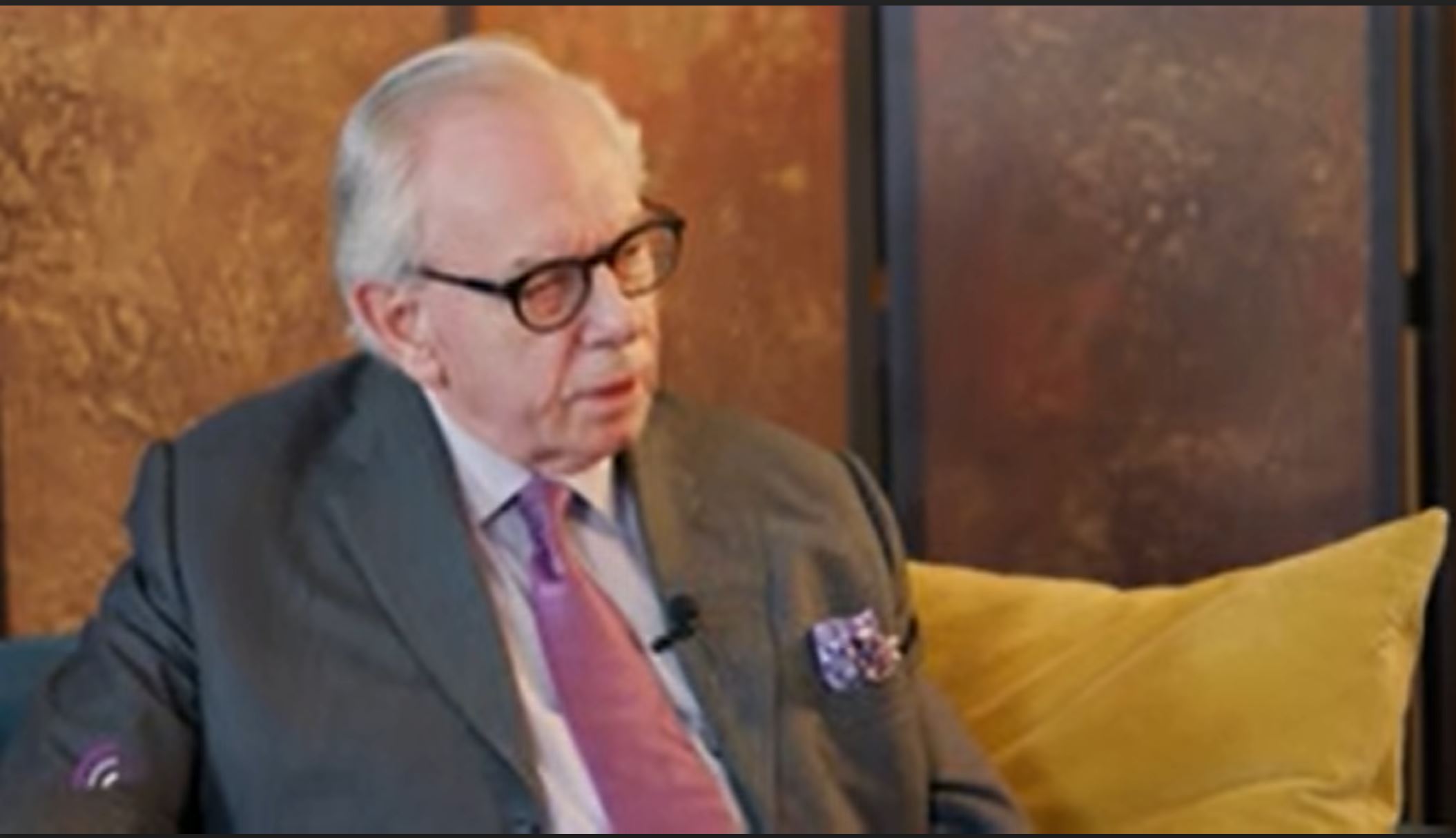 David Starkey accuses the British government to have messed up Covid ...
